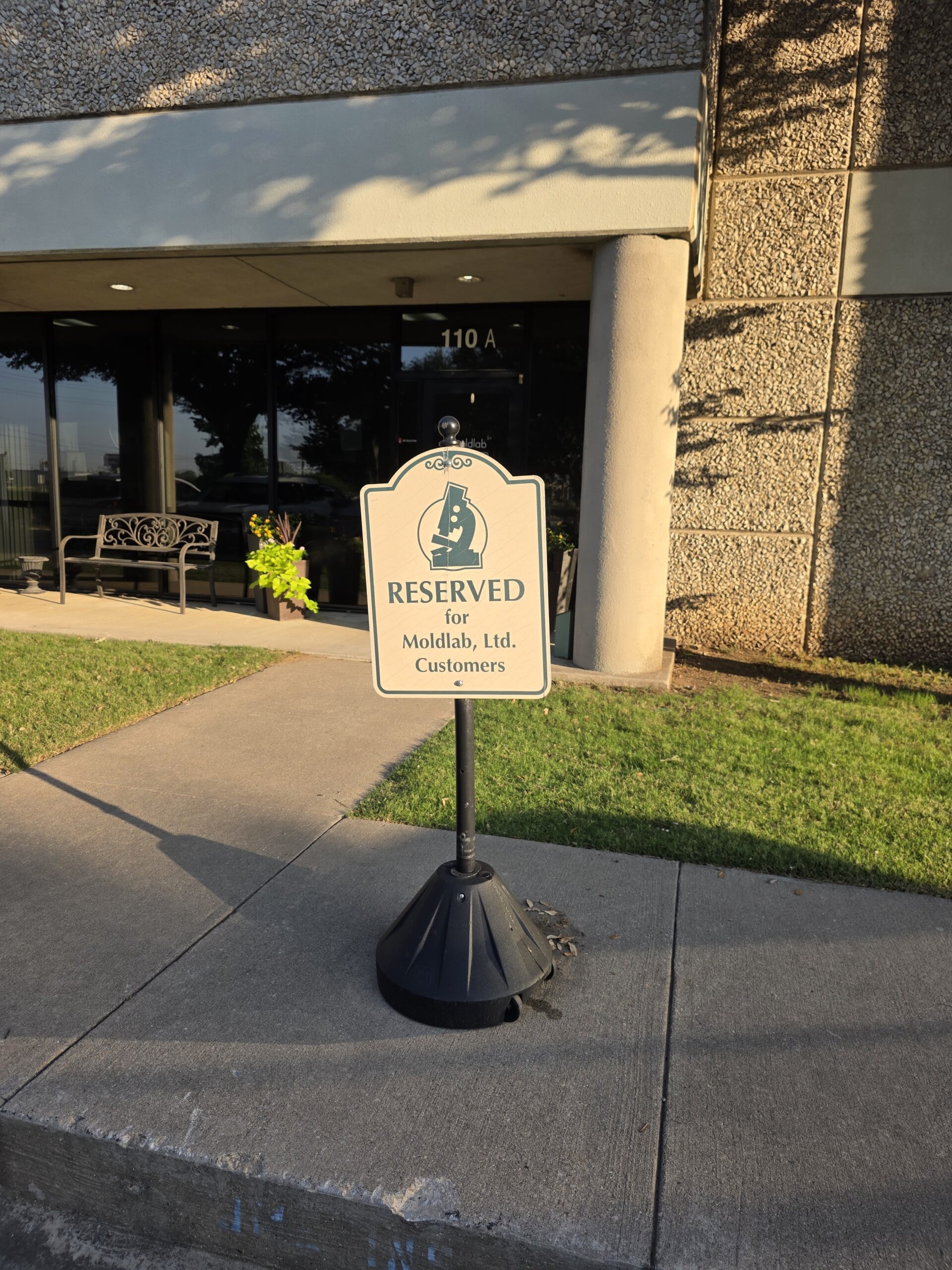 How to Drop Off Mold Samples in Carrollton, Texas